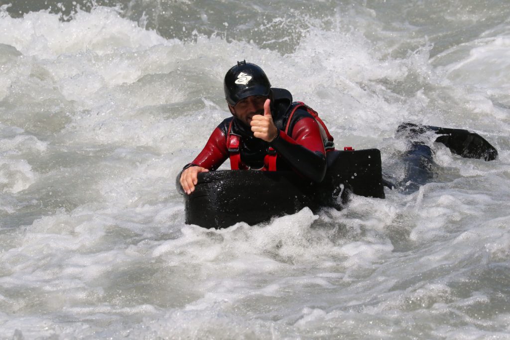 Hydrospeed sportif EVG / EVJF en Savoie à la dmei-journée H2O Sports